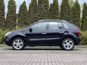 Black Renault Koleos 2011 in Jelgava, with an engine capacity of 2.00 L and mileage of 221 thousand km for 4999 €, photo 5 on AUTOMOTO.COM.LV