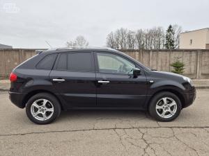 Black Renault Koleos 2011 in Mazeikiai, with an engine capacity of 2.00 L and mileage of 288 thousand km for 4350 €, photo 5 on AUTOMOTO.COM.LV
