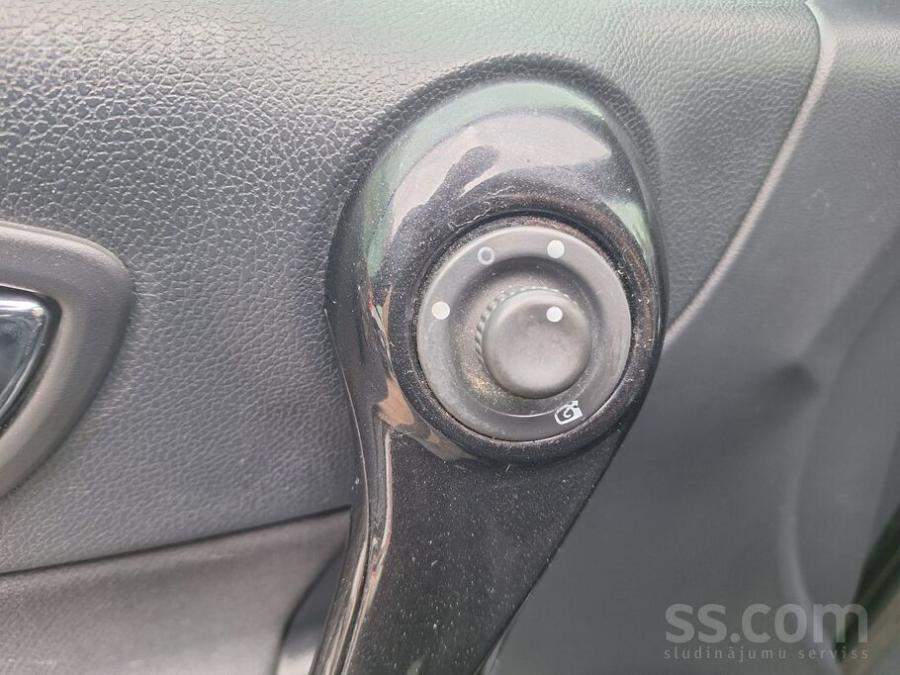 Black Renault Koleos 2014 in Daugavpils, with an engine capacity of 2.00 L and mileage of 0 thousand km for 6400 €, photo 11 on AUTOMOTO.COM.LV