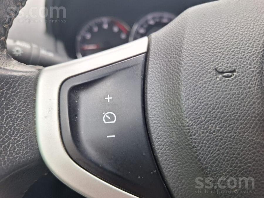 Black Renault Koleos 2014 in Daugavpils, with an engine capacity of 2.00 L and mileage of 0 thousand km for 6400 €, photo 13 on AUTOMOTO.COM.LV