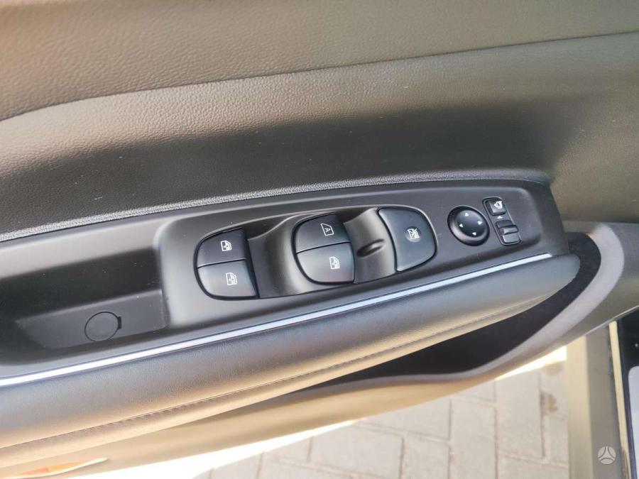 Black Renault Koleos 2017 in Taurage, with an engine capacity of 2.00 L and mileage of 124 thousand km for 14500 €, photo 27 on AUTOMOTO.COM.LV