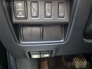 Black Renault Koleos 2018 in Riga, with an engine capacity of 2.00 L and mileage of 105 thousand km for 13600 €, photo 17 on AUTOMOTO.COM.LV