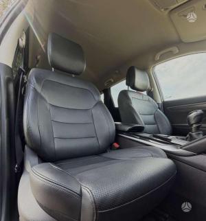 Black Renault Koleos 2018 in Siauliai, with an engine capacity of 1.60 L and mileage of 147 thousand km for 14499 €, photo 34 on AUTOMOTO.COM.LV