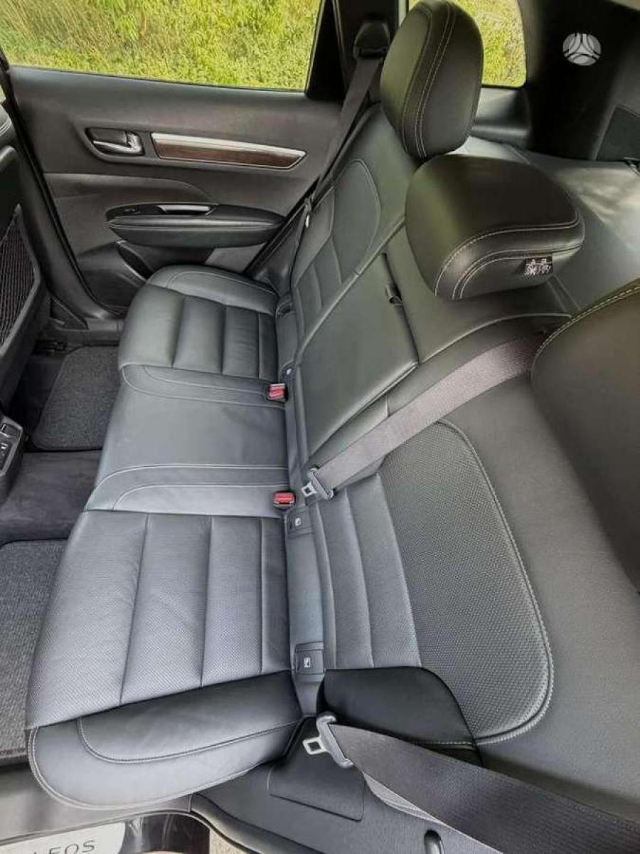 Black Renault Koleos 2018 in Siauliai, with an engine capacity of 1.60 L and mileage of 147 thousand km for 14499 €, photo 39 on AUTOMOTO.COM.LV