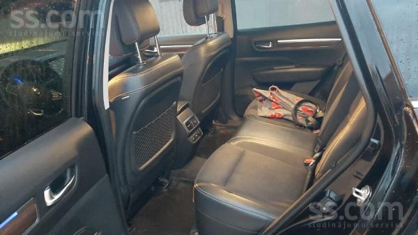 Black Renault Koleos 2018 in Ludza, with an engine capacity of 2.00 L and mileage of 207 thousand km for 11500 €, photo 6 on AUTOMOTO.COM.LV