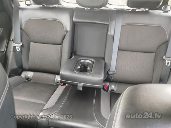 Black Renault Koleos 2019 in Tallinn, with an engine capacity of 2.00 L and mileage of 122 thousand km for 16000 €, photo 7 on AUTOMOTO.COM.LV