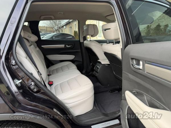 Black Renault Koleos 2020 in Tallinn, with an engine capacity of 2.00 L and mileage of 153 thousand km for 16990 €, photo 8 on AUTOMOTO.COM.LV