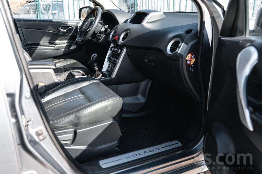 Renault Koleos 2008 in Riga, with an engine capacity of 2.50 L and mileage of 282 thousand km for 3600 €, photo 9 on AUTOMOTO.COM.LV