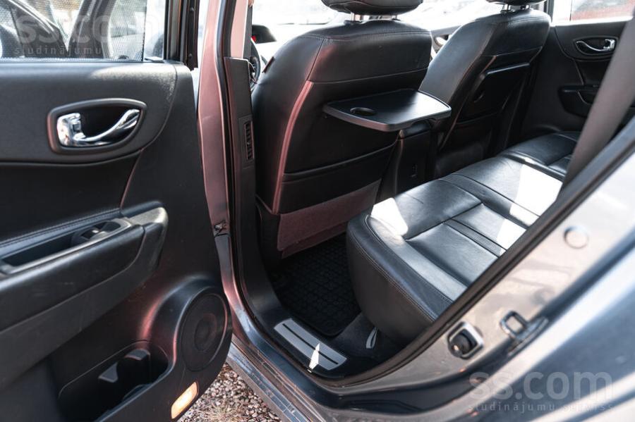 Renault Koleos 2008 in Riga, with an engine capacity of 2.50 L and mileage of 282 thousand km for 3600 €, photo 12 on AUTOMOTO.COM.LV