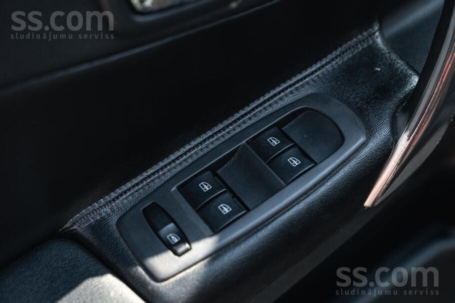 Renault Koleos 2008 in Riga, with an engine capacity of 2.50 L and mileage of 282 thousand km for 3600 €, photo 16 on AUTOMOTO.COM.LV