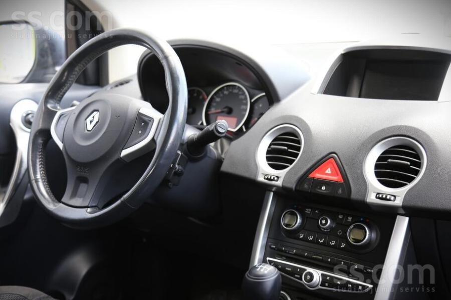 Pelēks Renault Koleos 2008 Rīga, ar dzinēja tilpumu 2.00 L un nobraukumu 233 tūkst. km par 2995 €, foto 12 vietnē AUTOMOTO.COM.LV