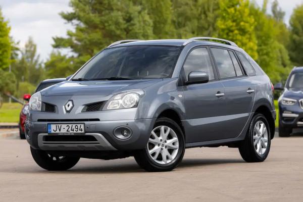 Grey Renault Koleos 2008 in Jelgava, with an engine capacity of 2.00 L and mileage of 290 thousand km for 3200 €, photo 1 on AUTOMOTO.COM.LV
