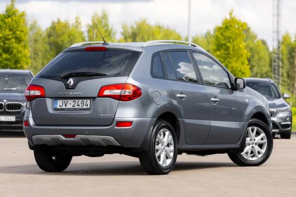 Grey Renault Koleos 2008 in Jelgava, with an engine capacity of 2.00 L and mileage of 290 thousand km for 3200 €, photo 3 on AUTOMOTO.COM.LV