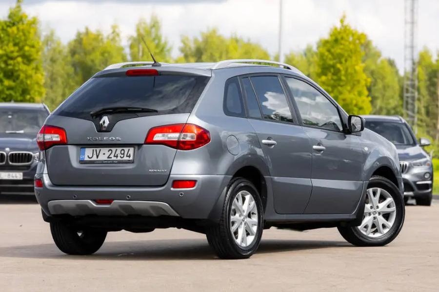 Grey Renault Koleos 2008 in Jelgava, with an engine capacity of 2.00 L and mileage of 290 thousand km for 3200 €, photo 4 on AUTOMOTO.COM.LV