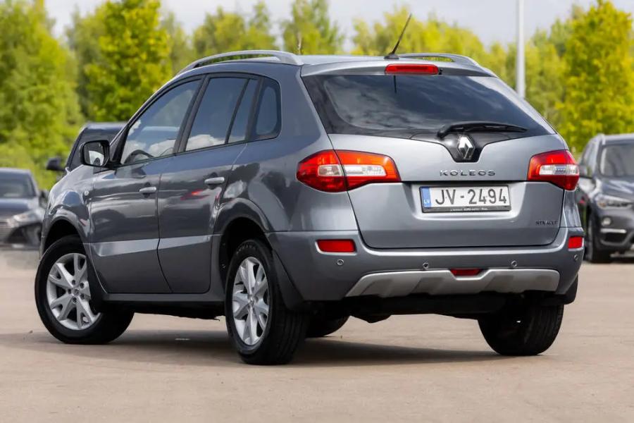 Grey Renault Koleos 2008 in Jelgava, with an engine capacity of 2.00 L and mileage of 290 thousand km for 3200 €, photo 6 on AUTOMOTO.COM.LV