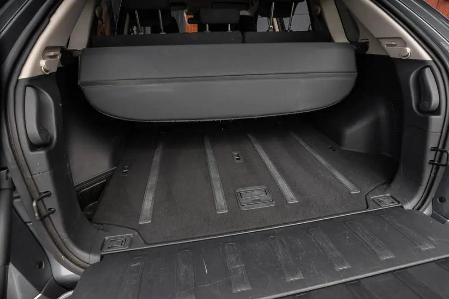 Grey Renault Koleos 2008 in Jelgava, with an engine capacity of 2.00 L and mileage of 290 thousand km for 3200 €, photo 20 on AUTOMOTO.COM.LV