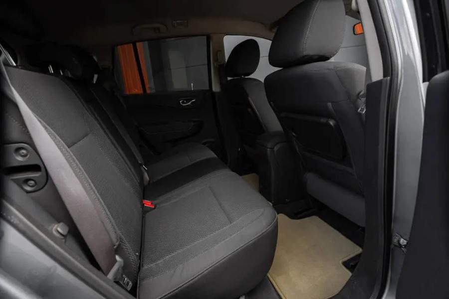 Grey Renault Koleos 2008 in Jelgava, with an engine capacity of 2.00 L and mileage of 290 thousand km for 3200 €, photo 22 on AUTOMOTO.COM.LV