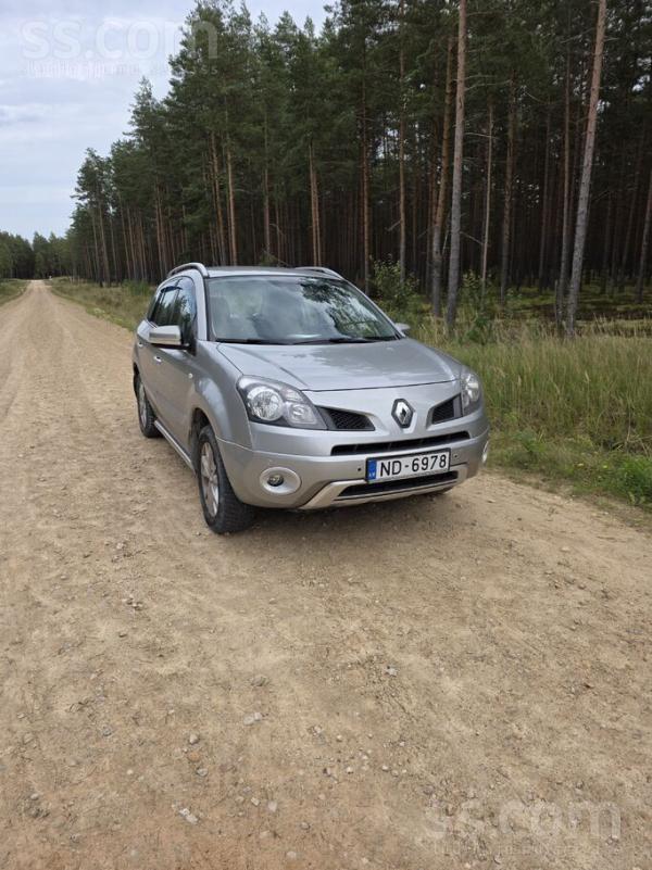 Grey Renault Koleos 2009 in Riga, with an engine capacity of 2.00 L and mileage of 210 thousand km for 3700 €, photo 1 on AUTOMOTO.COM.LV