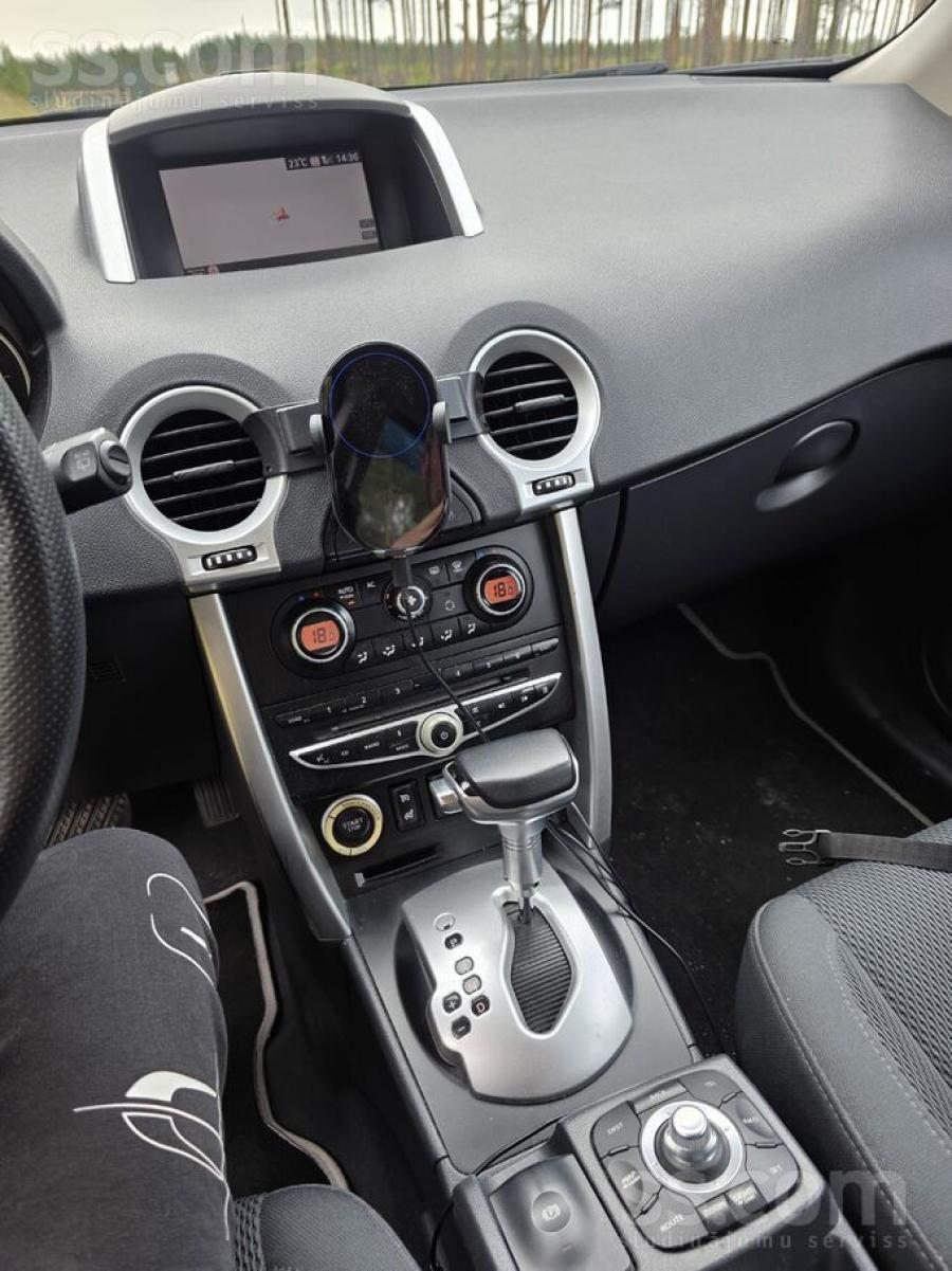 Pelēks Renault Koleos 2009 Rīga, ar dzinēja tilpumu 2.00 L un nobraukumu 210 tūkst. km par 3700 €, foto 6 vietnē AUTOMOTO.COM.LV