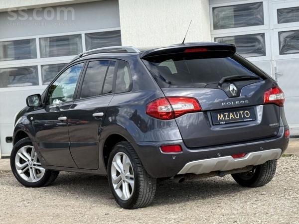 Grey Renault Koleos 2011 in Tukums, with an engine capacity of 2.00 L and mileage of 186 thousand km for 6299 €, photo 4 on AUTOMOTO.COM.LV