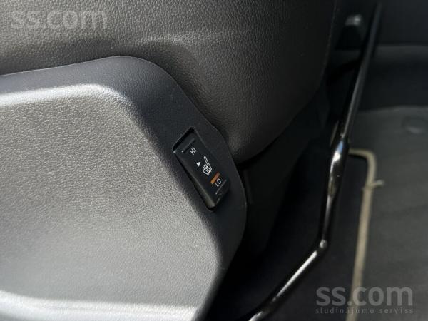 Grey Renault Koleos 2011 in Tukums, with an engine capacity of 2.00 L and mileage of 186 thousand km for 6299 €, photo 10 on AUTOMOTO.COM.LV