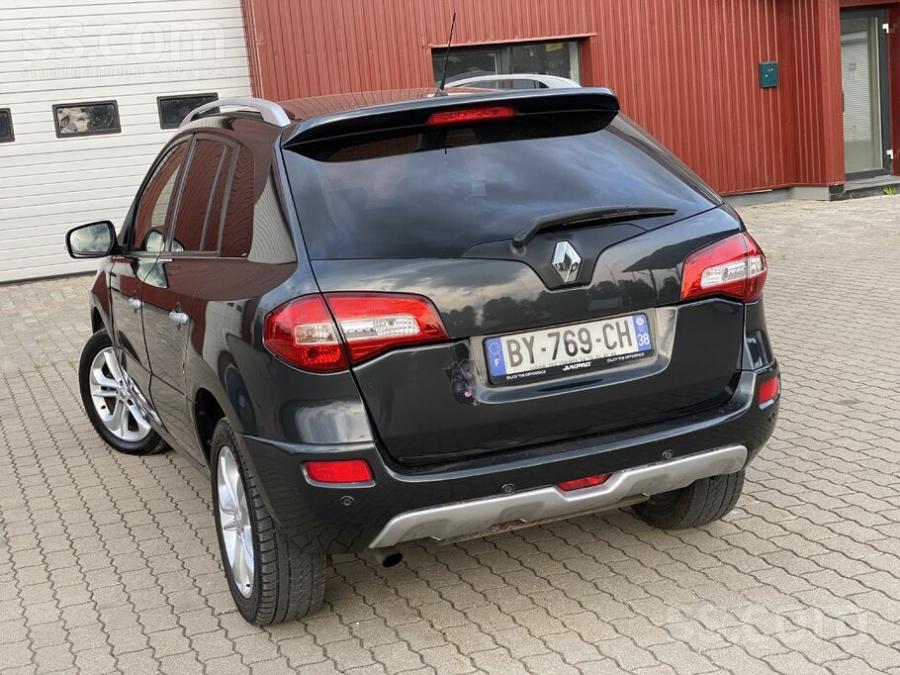 Grey Renault Koleos 2012 in Riga, with an engine capacity of 2.00 L and mileage of 191 thousand km for 5999 €, photo 4 on AUTOMOTO.COM.LV