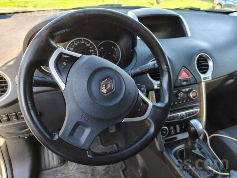 Pelēks Renault Koleos 2009 Daugavpils, ar dzinēja tilpumu 2.50 L un nobraukumu 251 tūkst. km par 3500 €, foto 4 vietnē AUTOMOTO.COM.LV