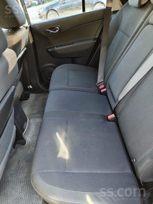 Grey Renault Koleos 2009 in Daugavpils, with an engine capacity of 2.50 L and mileage of 251 thousand km for 3400 €, photo 4 on AUTOMOTO.COM.LV