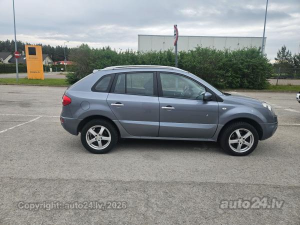 Pelēks Renault Koleos 2008 Tallina, ar dzinēja tilpumu 2.00 L un nobraukumu 330 tūkst. km par 2100 €, foto 4 vietnē AUTOMOTO.COM.LV