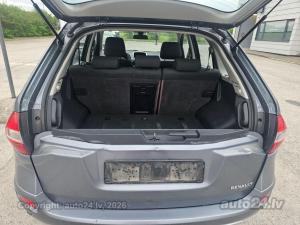 Pelēks Renault Koleos 2008 Tallina, ar dzinēja tilpumu 2.00 L un nobraukumu 330 tūkst. km par 2100 €, foto 9 vietnē AUTOMOTO.COM.LV