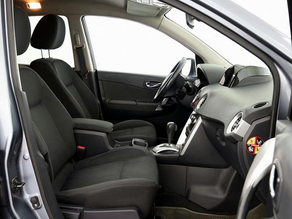 Grey Renault Koleos 2008 in Tallinn, with an engine capacity of 2.00 L and mileage of 319 thousand km for 2399 €, photo 7 on AUTOMOTO.COM.LV