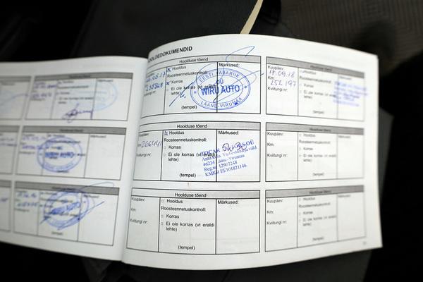 Grey Renault Koleos 2008 in Tallinn, with an engine capacity of 2.00 L and mileage of 319 thousand km for 2399 €, photo 9 on AUTOMOTO.COM.LV