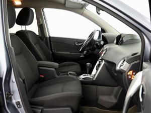Grey Renault Koleos 2008 in Tallinn, with an engine capacity of 2.00 L and mileage of 319 thousand km for 2399 €, photo 15 on AUTOMOTO.COM.LV
