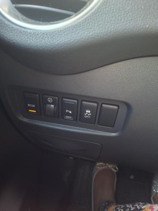 Renault Koleos 2014 Kivieli, ar dzinēja tilpumu 2.00 L un nobraukumu 204 tūkst. km par 8500 €, foto 4 vietnē AUTOMOTO.COM.LV