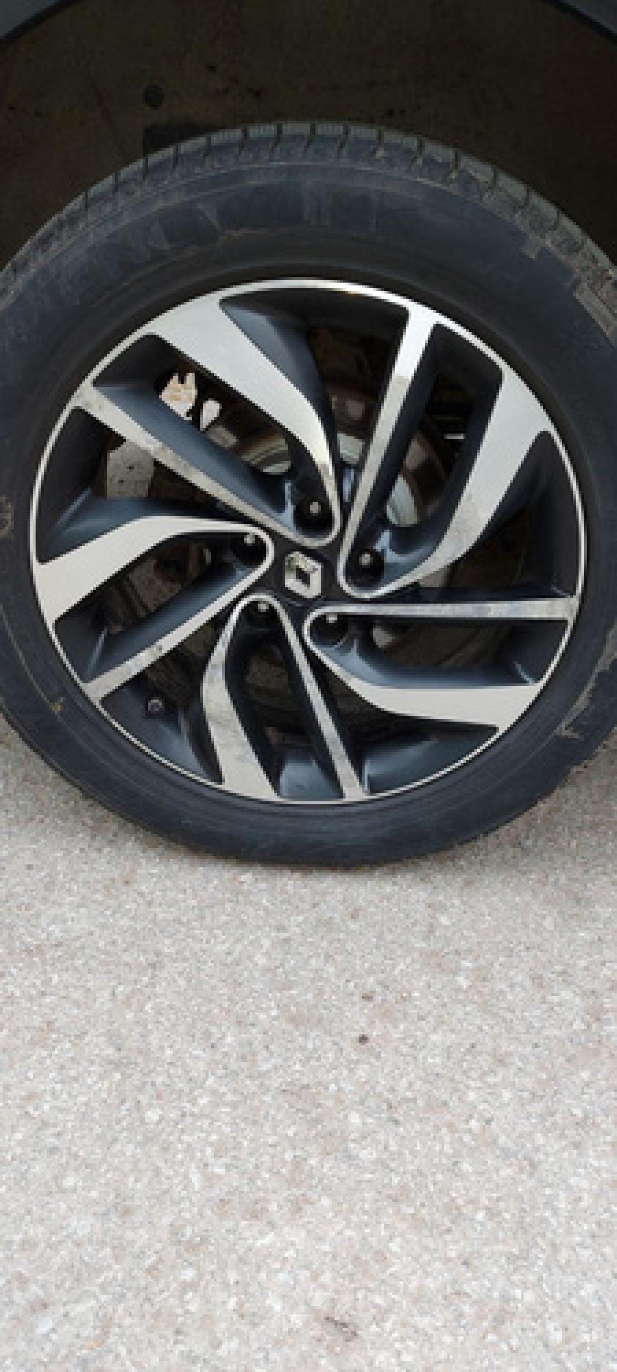 Renault Koleos 2014 Kivieli, ar dzinēja tilpumu 2.00 L un nobraukumu 204 tūkst. km par 8500 €, foto 13 vietnē AUTOMOTO.COM.LV