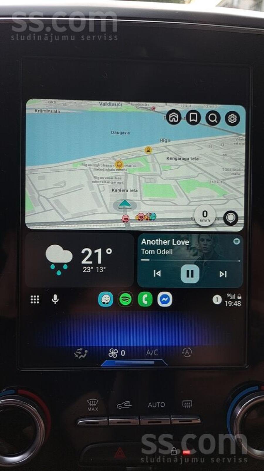 Violet Renault Koleos 2018 in Riga, with an engine capacity of 2.00 L and mileage of 161 thousand km for 16995 €, photo 21 on AUTOMOTO.COM.LV