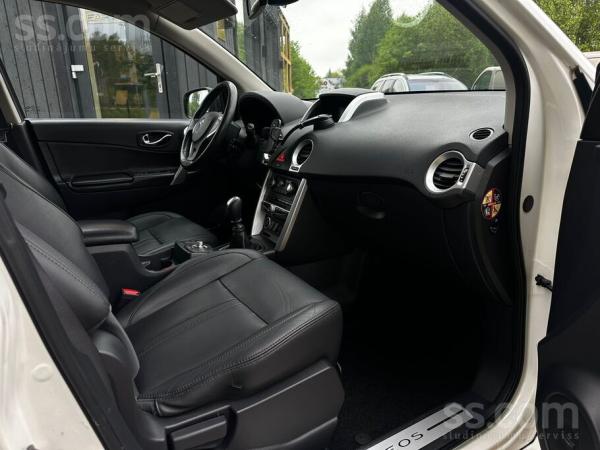 White Renault Koleos 2009 in Jelgava, with an engine capacity of 2.00 L and mileage of 0 thousand km for 3400 €, photo 8 on AUTOMOTO.COM.LV