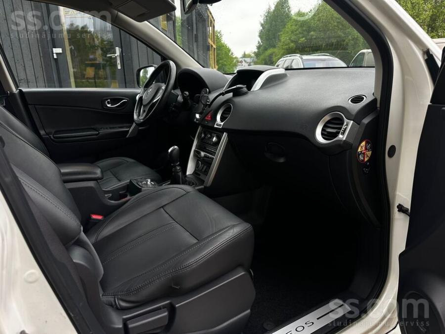 White Renault Koleos 2009 in Jelgava, with an engine capacity of 2.00 L and mileage of 0 thousand km for 3400 €, photo 9 on AUTOMOTO.COM.LV