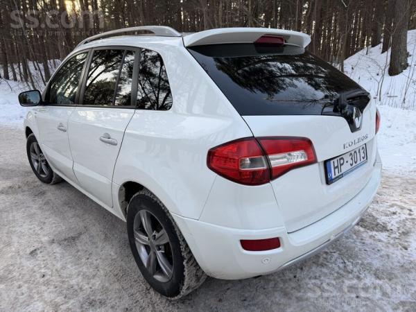 White Renault Koleos 2011 in Riga, with an engine capacity of 2.00 L and mileage of 267 thousand km for 4950 €, photo 3 on AUTOMOTO.COM.LV