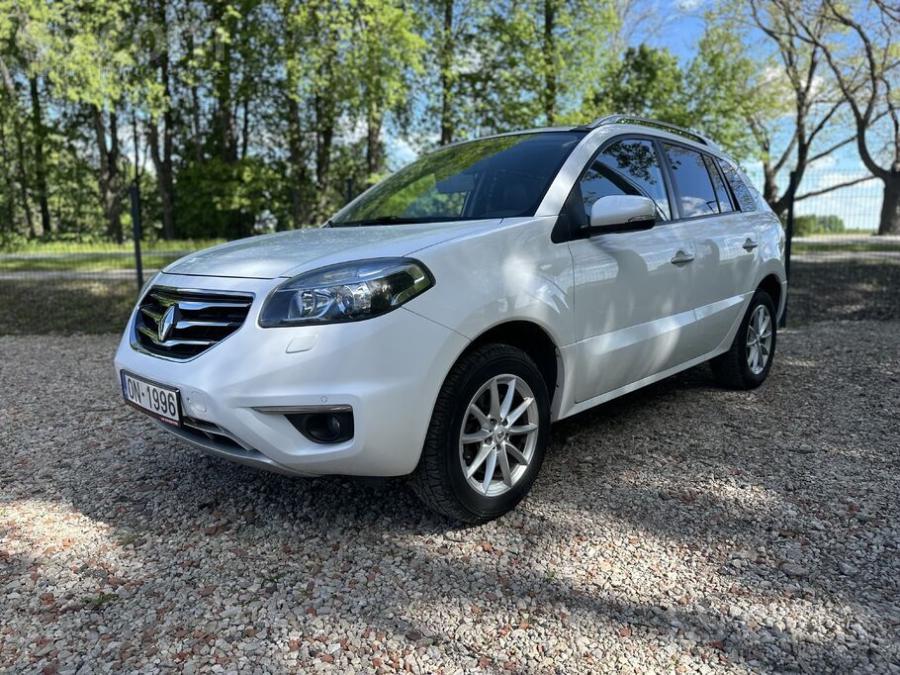 White Renault Koleos 2011 in Cesis, with an engine capacity of 2.00 L and mileage of 0 thousand km for 5400 €, photo 1 on AUTOMOTO.COM.LV