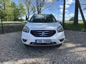 White Renault Koleos 2011 in Cesis, with an engine capacity of 2.00 L and mileage of 0 thousand km for 5400 €, photo 3 on AUTOMOTO.COM.LV