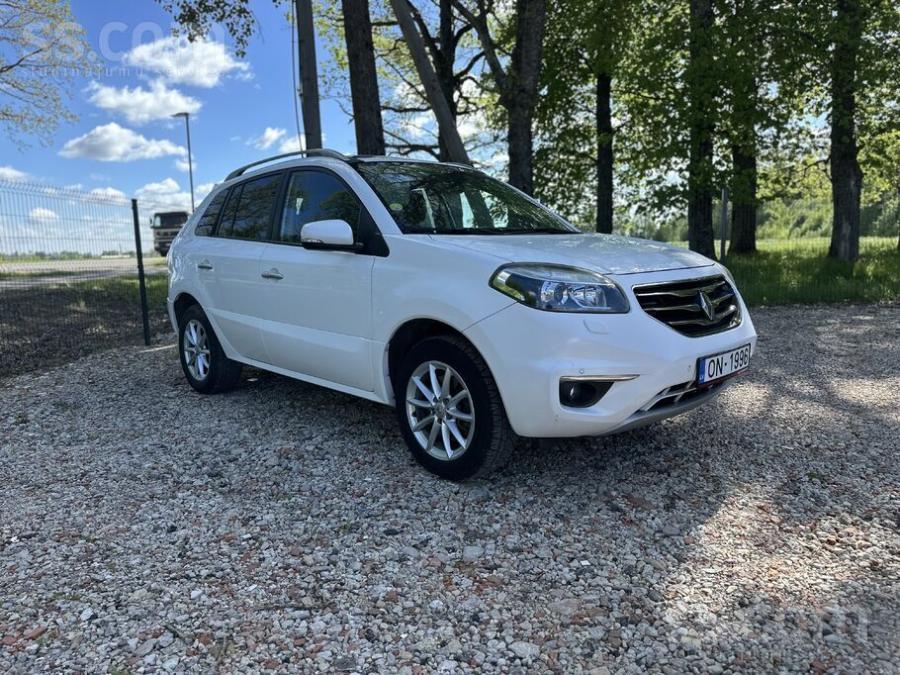 White Renault Koleos 2011 in Cesis, with an engine capacity of 2.00 L and mileage of 0 thousand km for 5400 €, photo 4 on AUTOMOTO.COM.LV