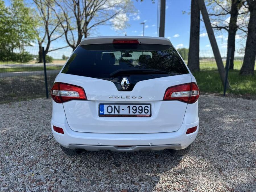 White Renault Koleos 2011 in Cesis, with an engine capacity of 2.00 L and mileage of 0 thousand km for 5400 €, photo 6 on AUTOMOTO.COM.LV