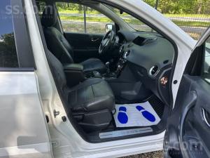 White Renault Koleos 2011 in Cesis, with an engine capacity of 2.00 L and mileage of 0 thousand km for 5400 €, photo 23 on AUTOMOTO.COM.LV