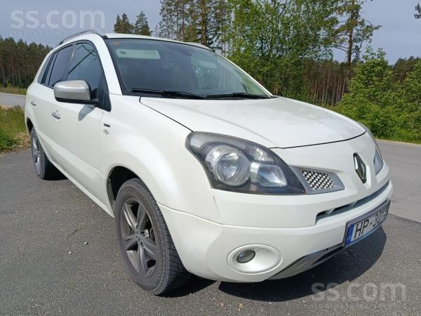 White Renault Koleos 2011 in Riga, with an engine capacity of 2.00 L and mileage of 267 thousand km for 4550 €, photo 1 on AUTOMOTO.COM.LV