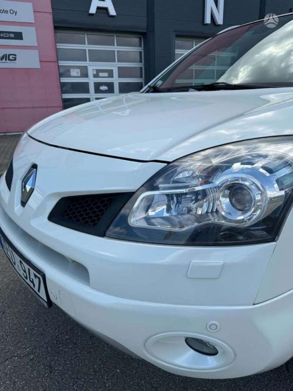 White Renault Koleos 2011 in Panevezys, with an engine capacity of 2.00 L and mileage of 375 thousand km for 3800 €, photo 9 on AUTOMOTO.COM.LV