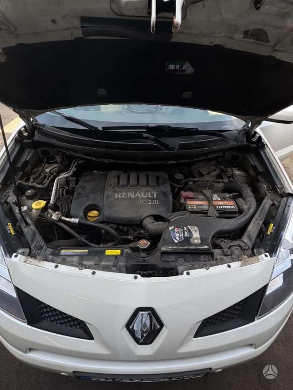 White Renault Koleos 2011 in Panevezys, with an engine capacity of 2.00 L and mileage of 375 thousand km for 3800 €, photo 10 on AUTOMOTO.COM.LV