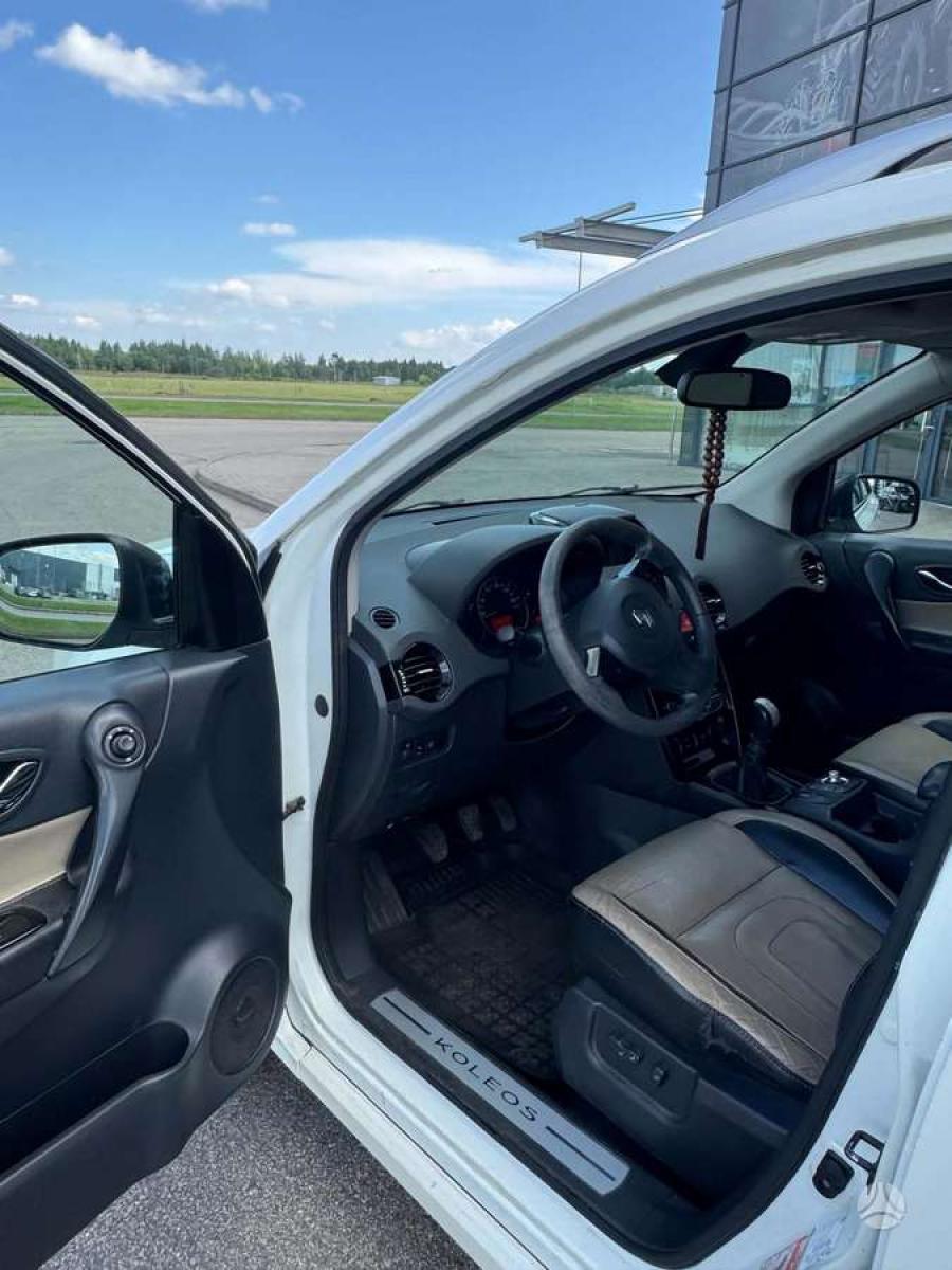 Balts Renault Koleos 2011 Panevēža, ar dzinēja tilpumu 2.00 L un nobraukumu 375 tūkst. km par 3800 €, foto 14 vietnē AUTOMOTO.COM.LV