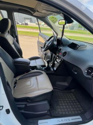 Balts Renault Koleos 2011 Panevēža, ar dzinēja tilpumu 2.00 L un nobraukumu 375 tūkst. km par 3800 €, foto 21 vietnē AUTOMOTO.COM.LV