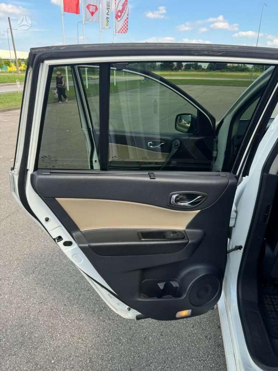 Balts Renault Koleos 2011 Panevēža, ar dzinēja tilpumu 2.00 L un nobraukumu 375 tūkst. km par 3800 €, foto 22 vietnē AUTOMOTO.COM.LV